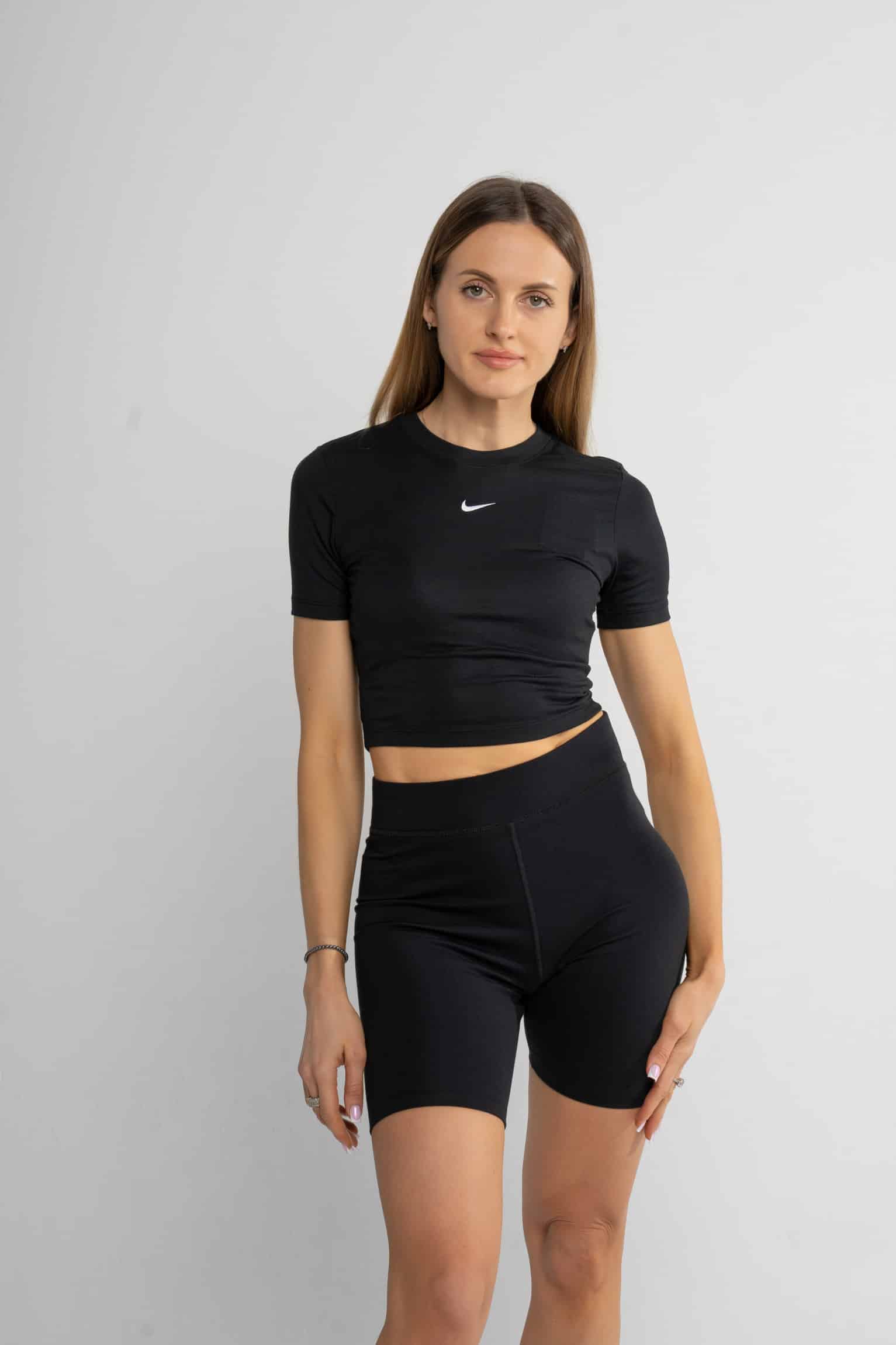 Женская футболка Nike Sportswear FB2873 купить в Минске